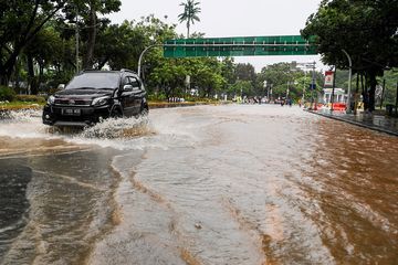 Mitos atau Fakta, Mobil Mesin Turbo Lebih Berisiko Terjang Banjir?