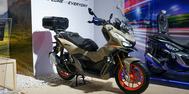 Modifikasi Honda ADV 160 dengan Konsep Eksplorasi