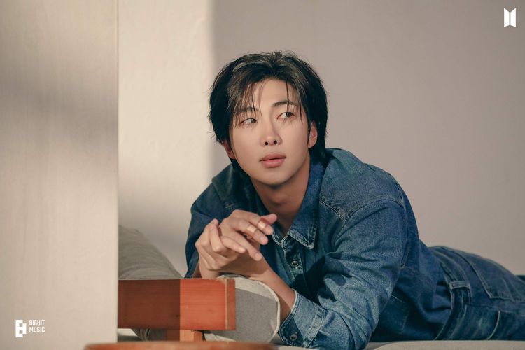 Liputan Khusus Debut Solo RM BTS Halaman 1