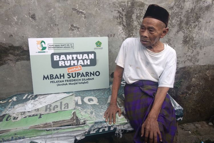 Foto : Cerita Mbah Parno, Dapat Rumah Setelah 66 Tahun Mengabdi di ...