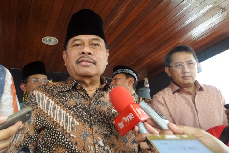 Foto : Jadi Tersangka Dana Pensiun Pertamina, Edward Soeryadjaya ...