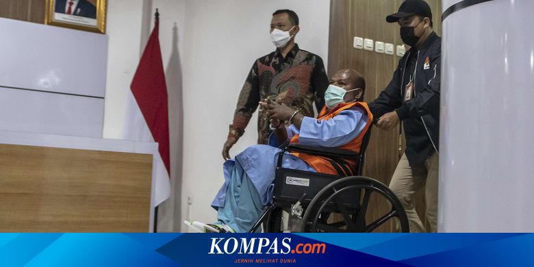OC Kaligis Ditunjuk Jadi Pengacara Lukas Enembe dan Keluarganya