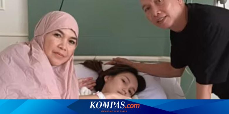 Ayu Ting Ting Masuk Rumah Sakit, Umi Kalsum: Enggak Tega Lihat Kamu