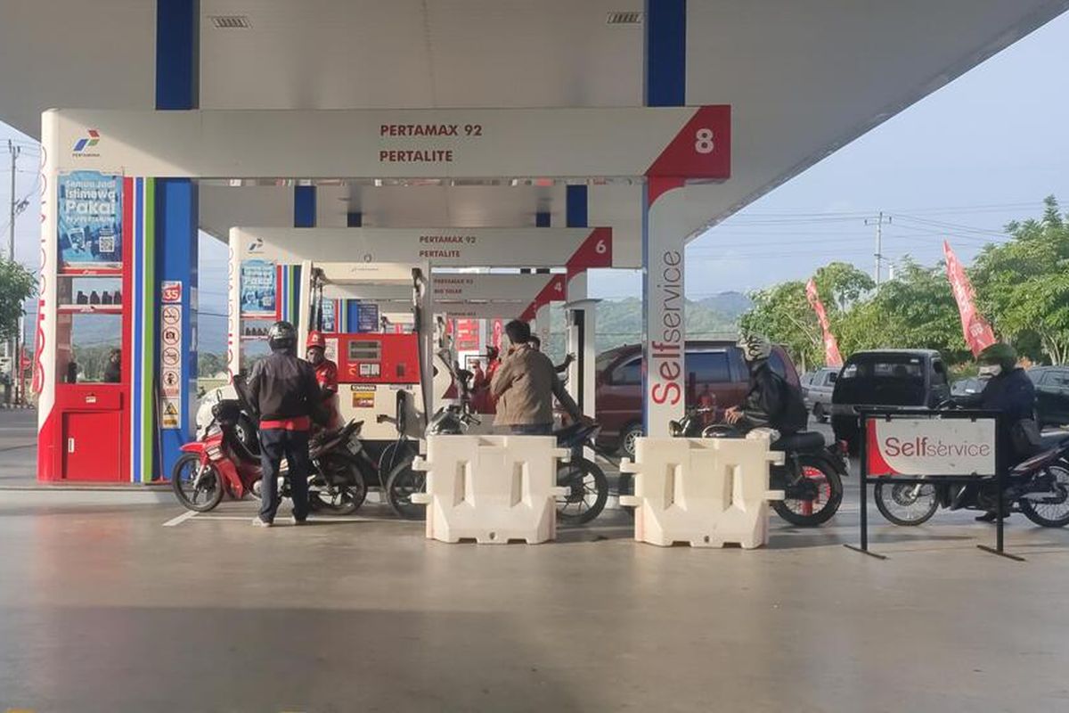 Update Harga BBM Pertamina Per 1 Agustus: Pertamax Turun Jadi Rp 12.200 Per Liter
