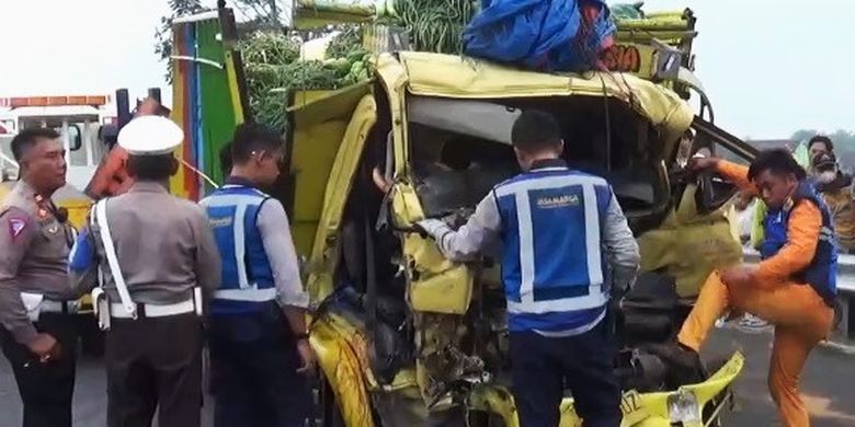 Berita Terkini Harian Kecelakaan Tol Magetan Terbaru Hari Ini - Kompas.com
