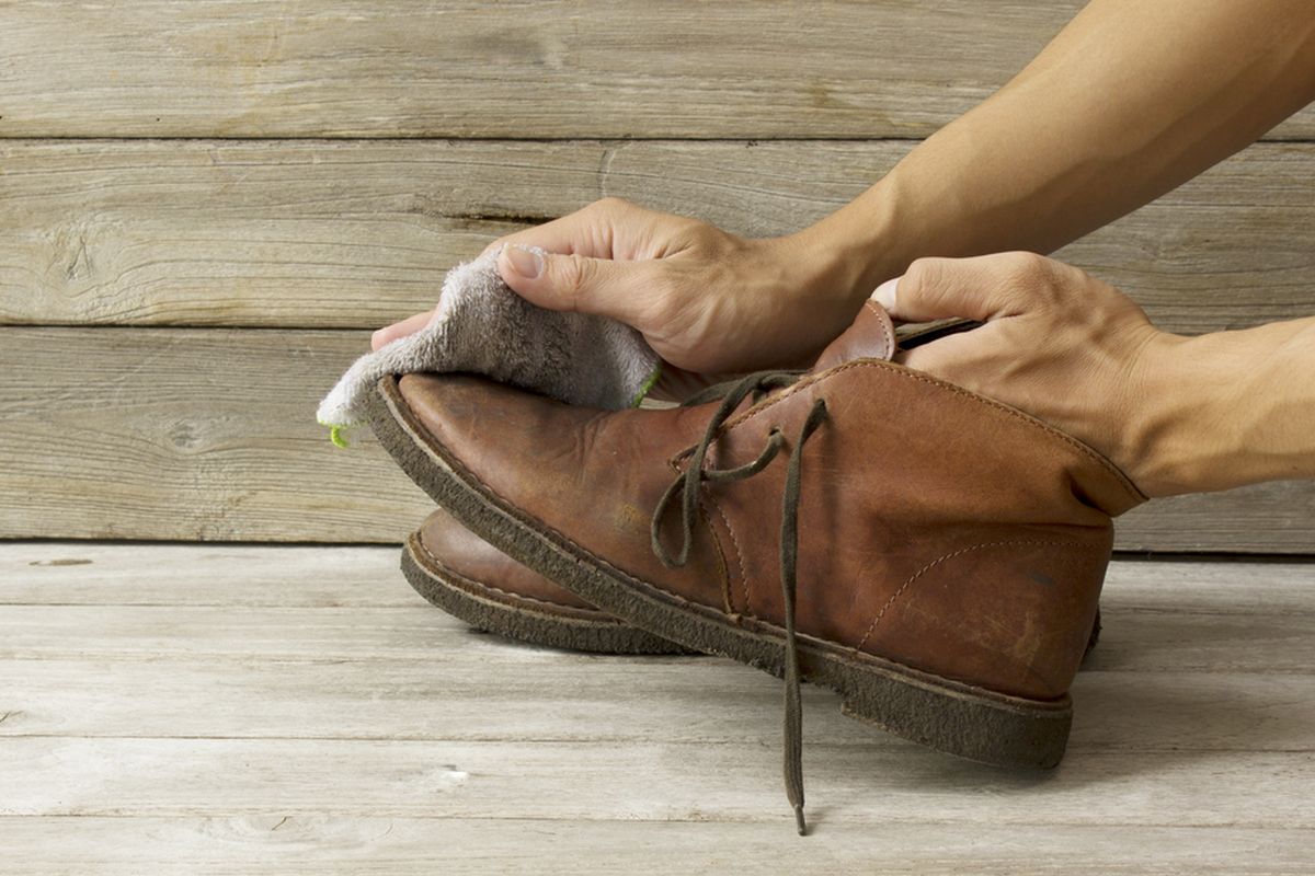 4 Cara Merawat Sepatu Kulit agar Tetap Awet dan Tidak Kusam