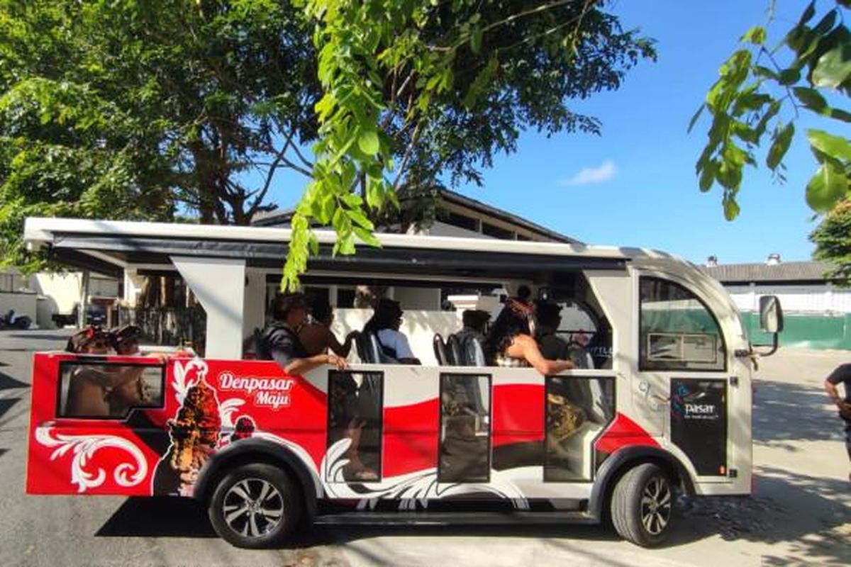 Shuttle Bus di Kawasan Wisata Pantai Sanur Layani Penumpang hingga 1. ...