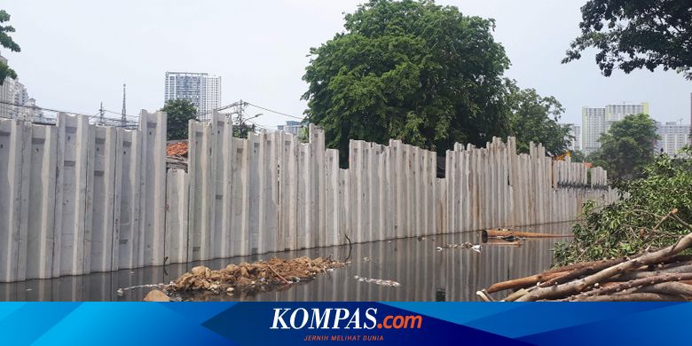 Pemasangan Dinding Turap 1.900 Meter di Kali Sentiong Ditargetkan ...