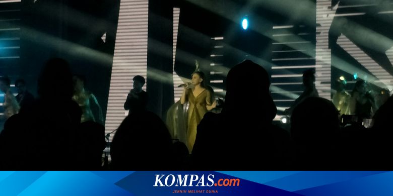 Rossa Buka Konser 25 Shining Years Concert dengan As One