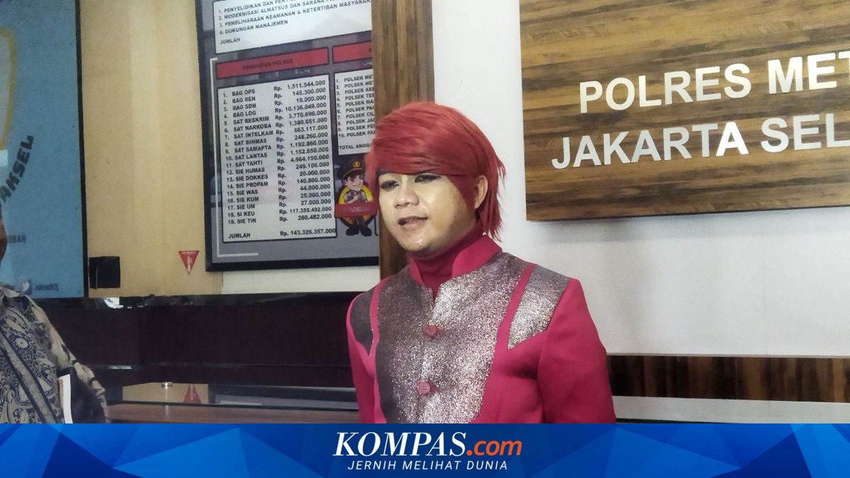 Profil dan Biodata Pesulap Merah: Umur, Keluarga, dan Karier
