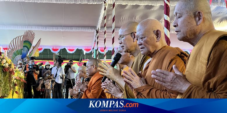 Perayaan Waisak Hari Kedua, Ada Pensakralan Air Berkah di Candi Mendut