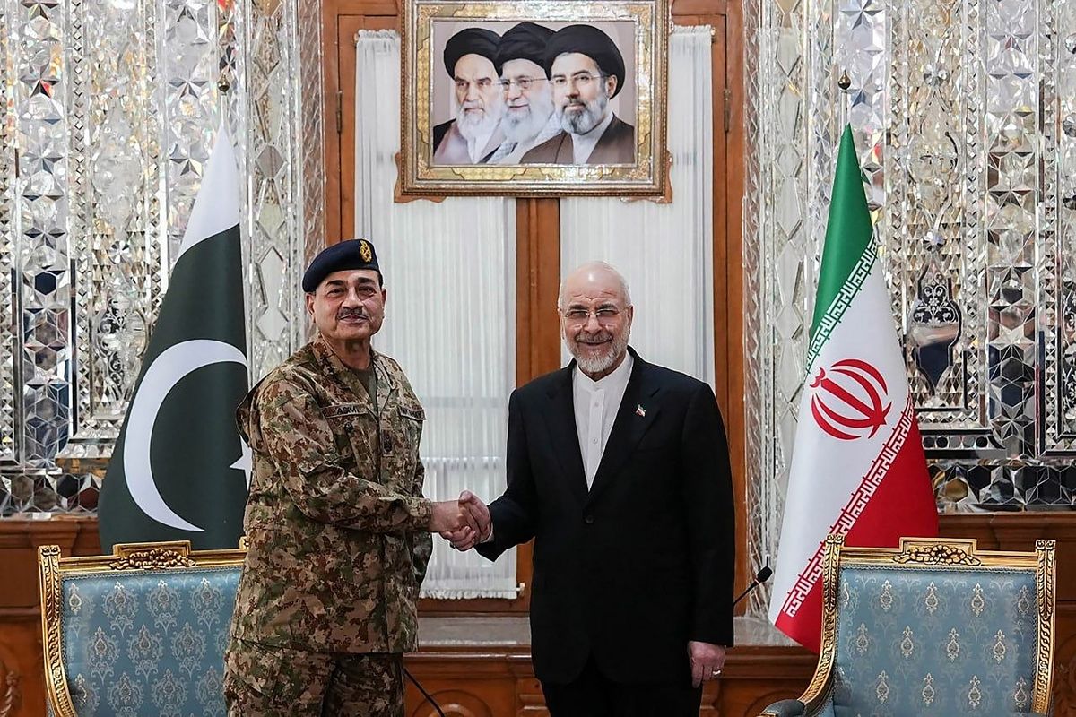 Negara Kekuatan Menengah Kini Mencuat, Pakistan Tengahi AS-Iran