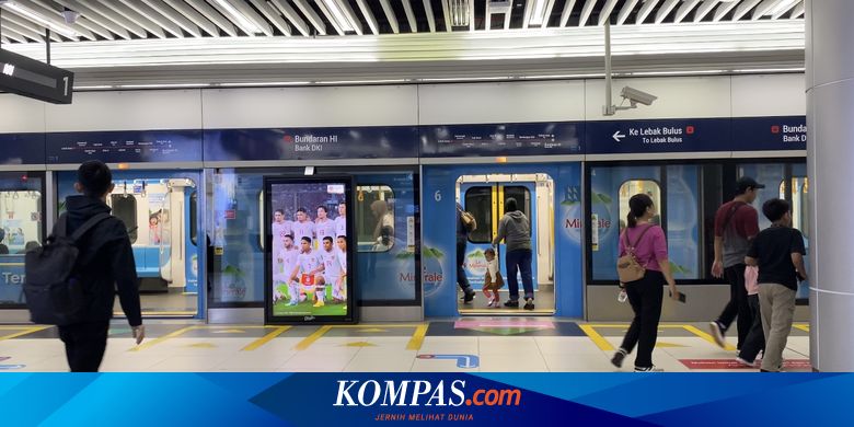 Hari Ketiga Lebaran, Stasiun MRT Bundaran HI Ramai Penumpang