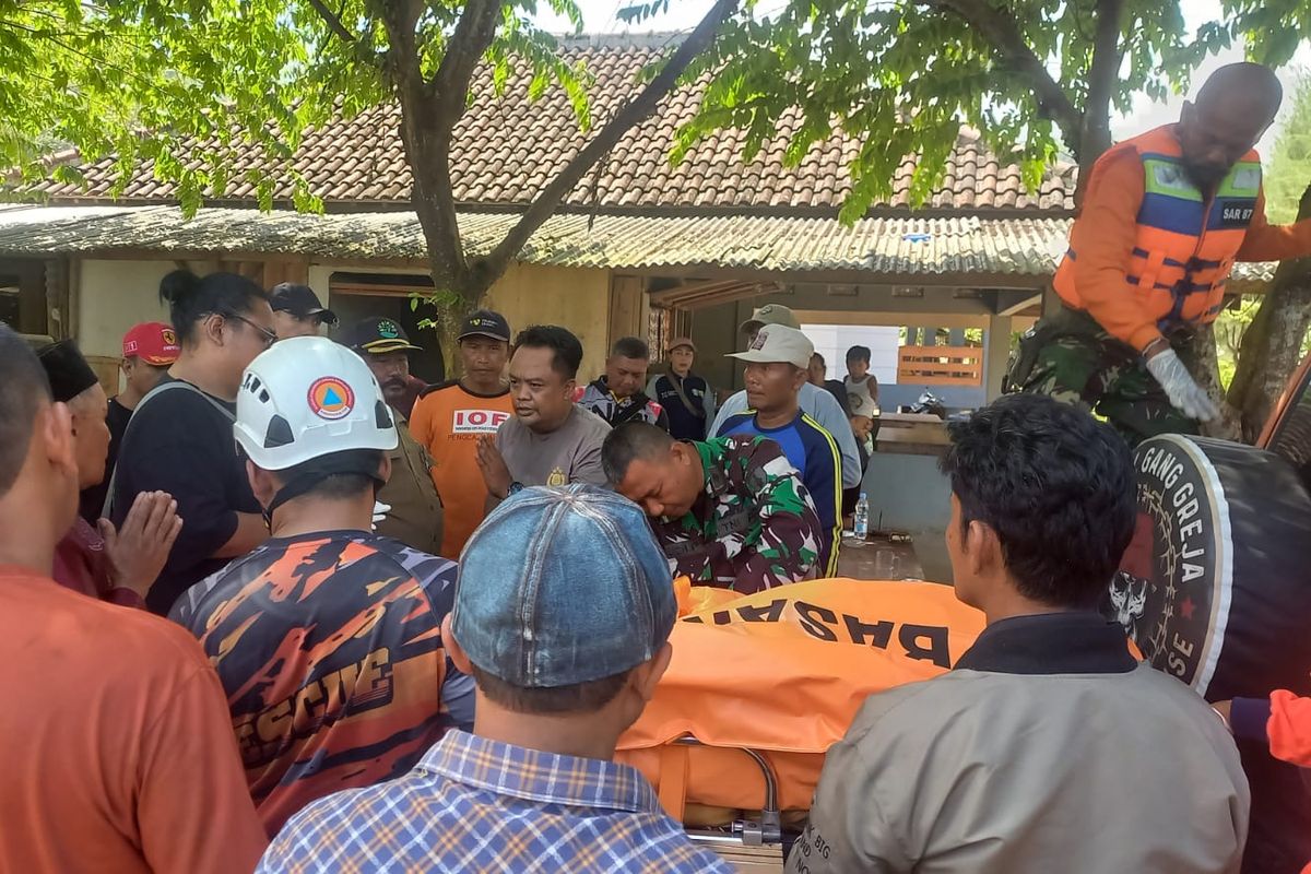 1 dari 2 Wisatawan yang Hanyut di Pantai Modangan Malang Ditemukan Tewas