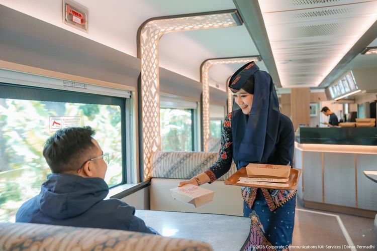 Berita Terkini Harian Opsi Makanan Dan Minuman Di Dining Car Whoosh ...