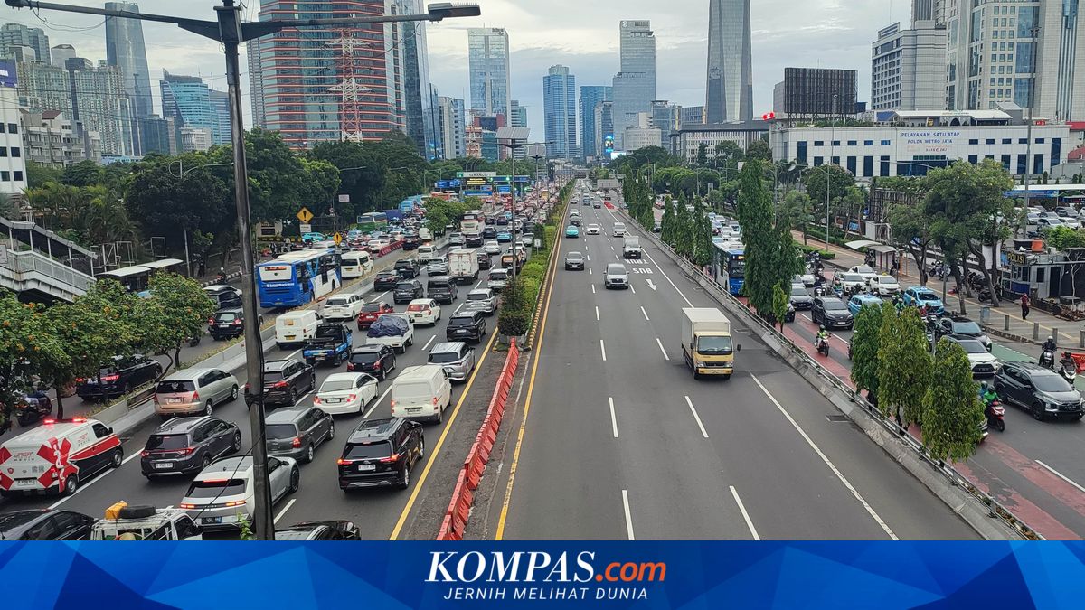 Tol Dalam Kota Jakarta Macet Panjang Pagi Ini, Contraflow Halim-Senayan ...