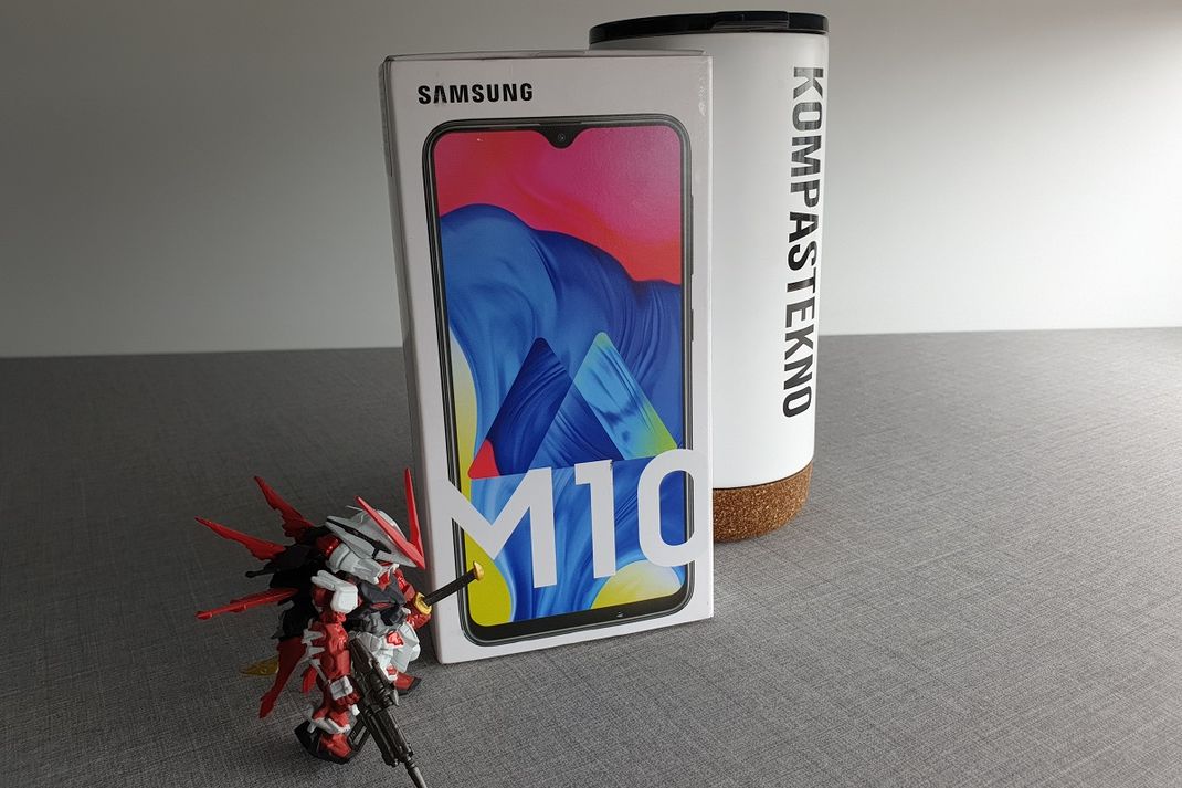 Melihat dari Dekat Samsung Galaxy M10