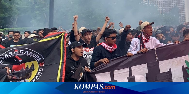 Indonesia Vs Thailand: Ultras Garuda Warnai Dukungan dengan Lompatan ...