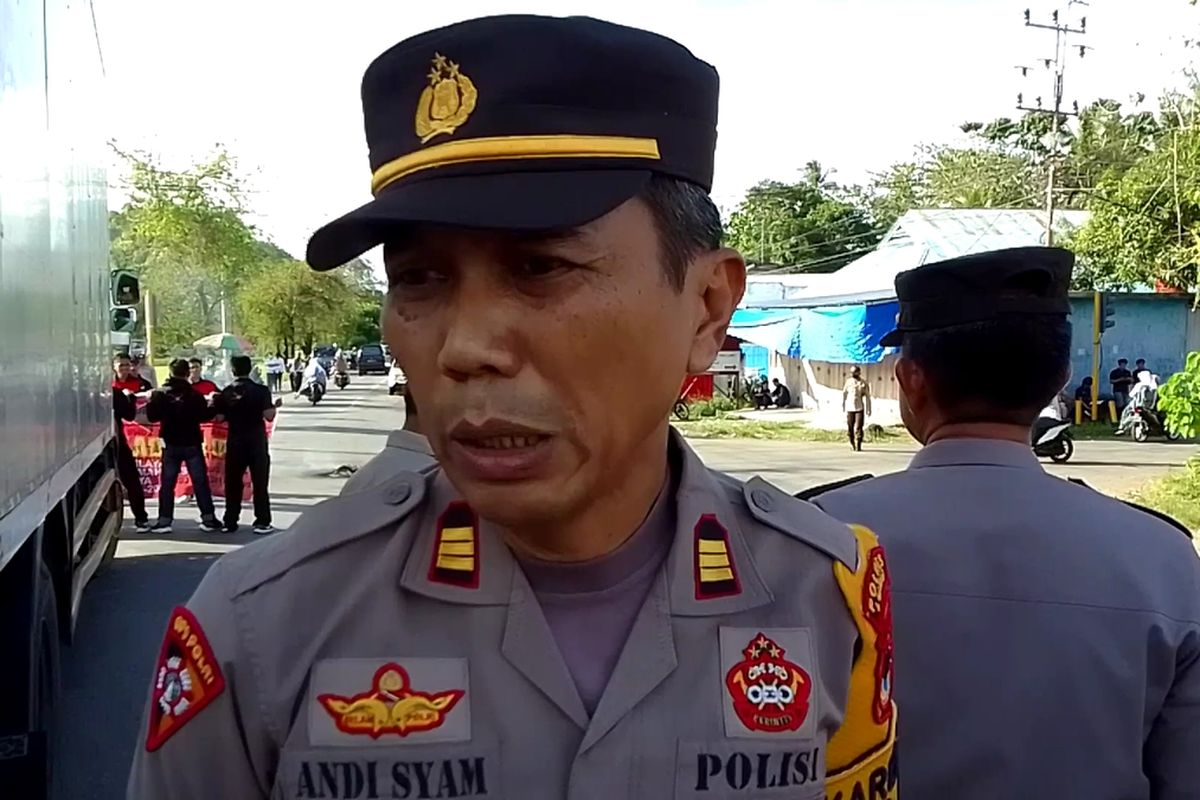 Aipda HR yang Coret Mako Polres Luwu Bertulis “Sarang Korupsi” dan ... Aipda HR yang Coret Mako Polres Luwu Bertulis “Sarang Korupsi” dan ...