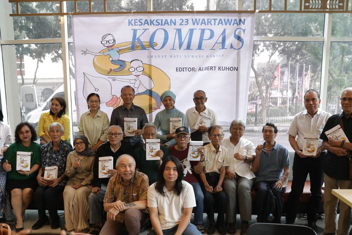Buku "Kesaksian 23 Wartawan Kompas" Diluncurkan, Sejarah di Balik Meja ...