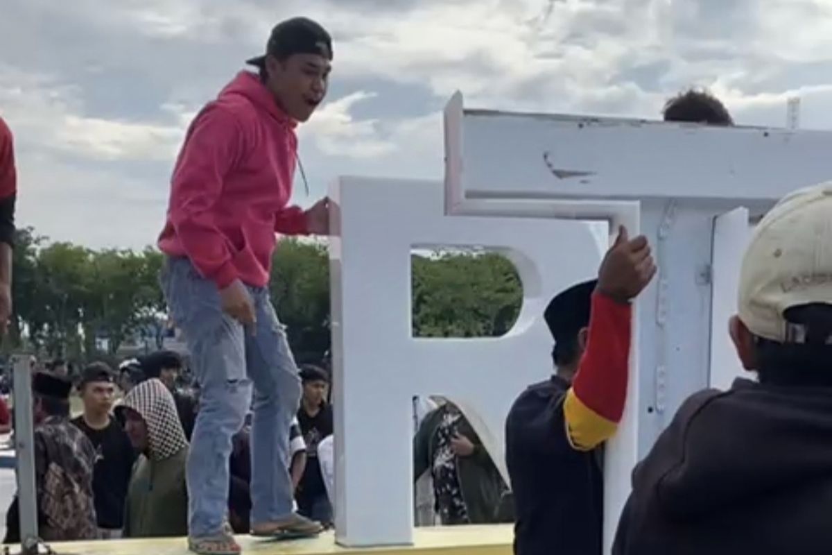 Demo Ricuh di Sampang, Polisi Dalami Video Perusakan Alun-alun Trunojoyo