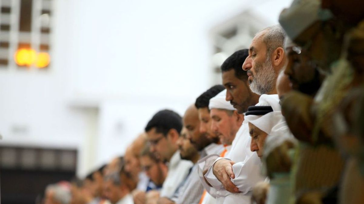 Doa Tasyahud Akhir: Lengkap Tulisan Arab, Latin, dan Artinya