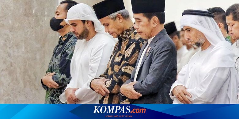 Momen Jokowi dan Ganjar Shalat Tarawih di Masjid Raya Sheikh Zayed Solo