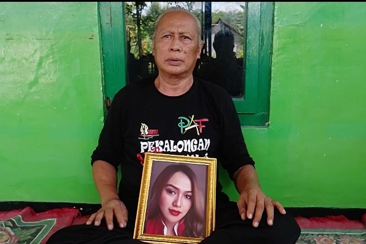 Soni Tunggu Kepulangan Jenazah Osima Yukari di Rumah Duka Kendal