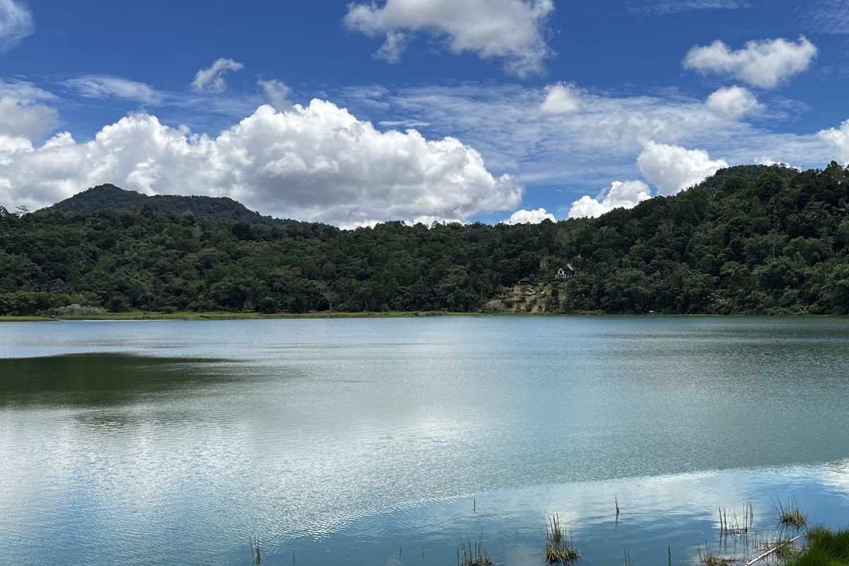 Lokasi, Jam Buka, dan Harga Tiket ke Danau Linow Tomohon