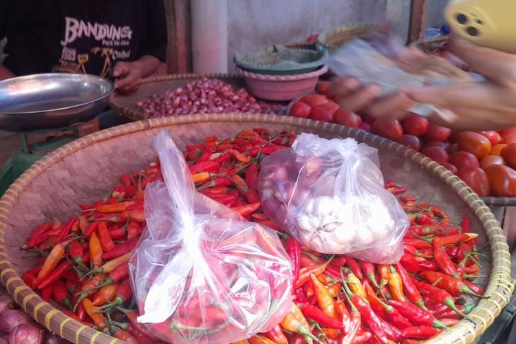 Belanja di Pasar Rangkasbitung Banten, Rp 100.000 Dapat Apa Saja?