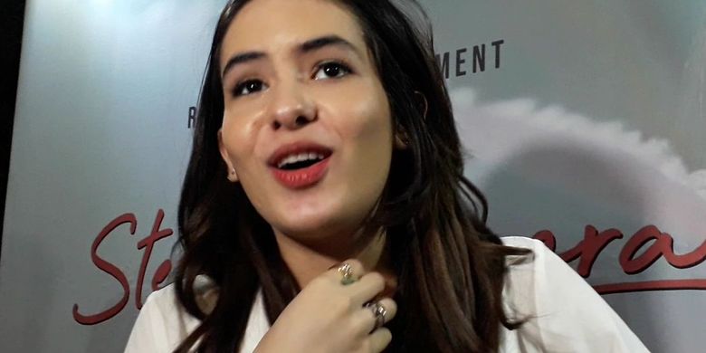 Prilly Latuconsina Dan Winxs