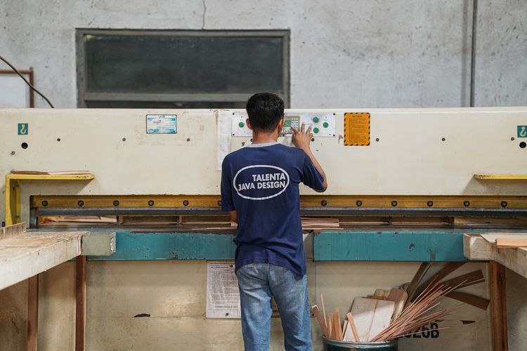 Foto : Inovasi Jadi Strategi Pabrik Mebel asal Jepara Sukses Tembus ...