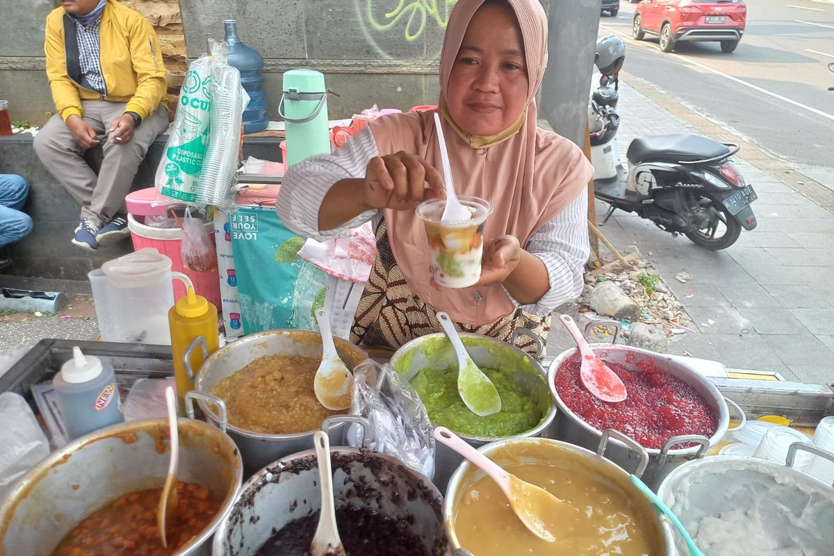 Manisnya Bubur 7 Rupa Bu Joko, Kuliner Semarang yang Bertahan Sejak Dua ...