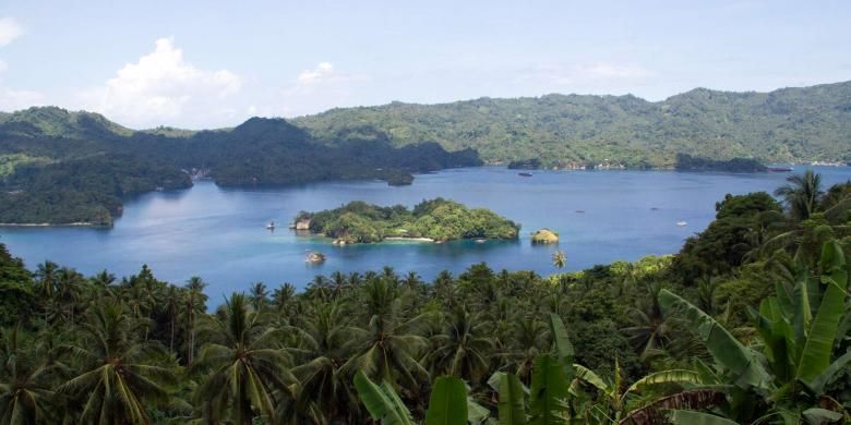 Mengenal Selat Lembeh di Sulawesi Utara: Daya Tarik, Lokasi, dan Rute