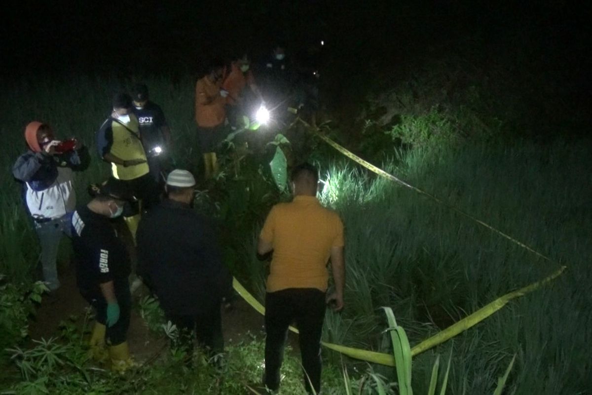 Mayat Pria Dalam Karung Gegerkan Warga, Diduga Korban Pembunuhan