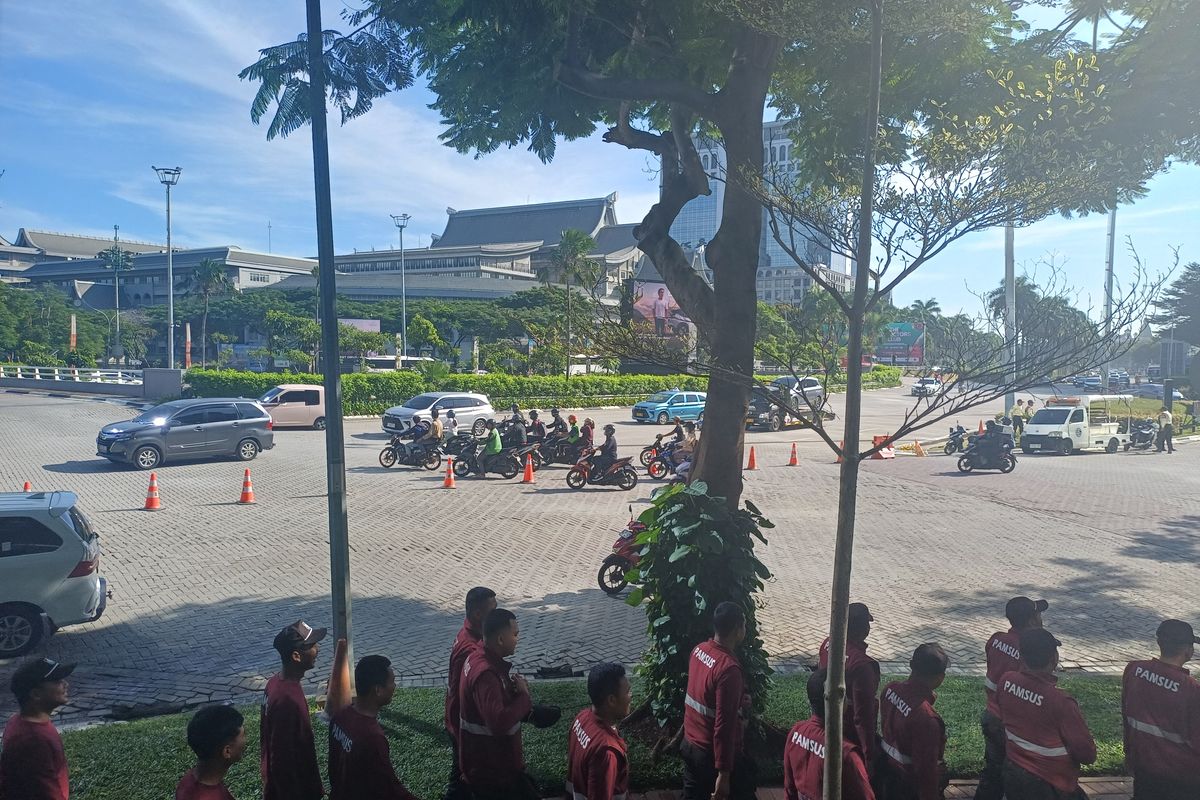 Suasana Terkini Menara Indomaret PIK Jelang Demo Massa Buruh Hari Ini