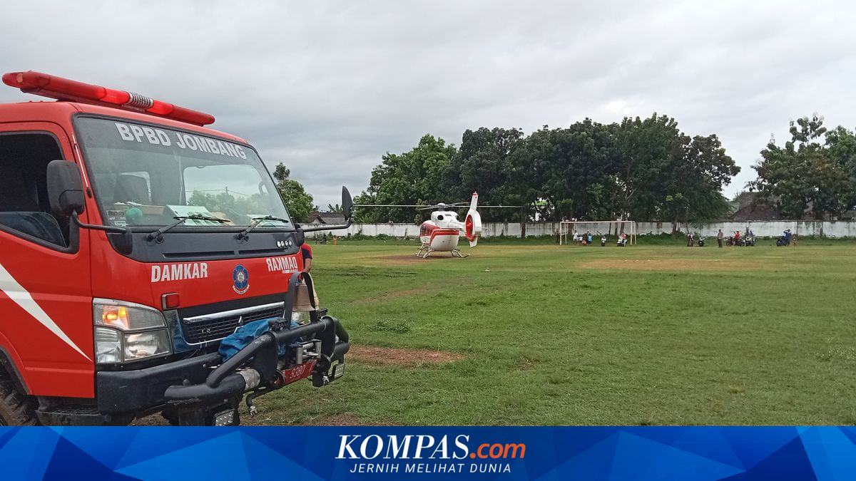 Helikopter BK 117 D2 Lakukan Pendaratan Darurat di Jombang Akibat Cuaca ...