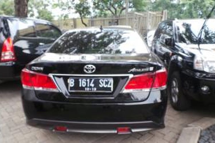 Foto-foto Mobil Mewah Akil Mochtar yang Disita KPK