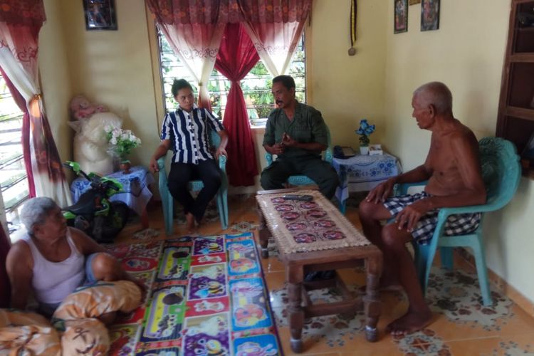 Petugas BKSDA Sita 4 Ekor Burung Nuri Peliharaan Warga di Seram Barat