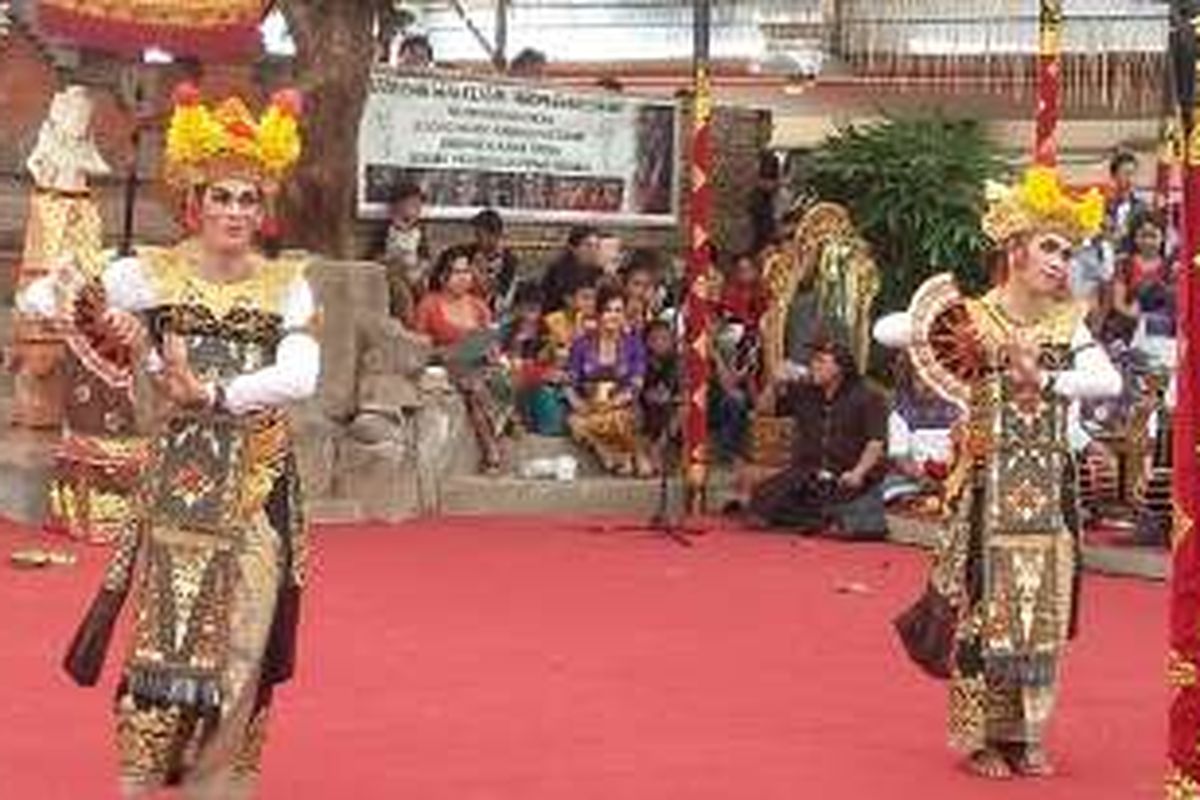 Legong Raja Cina Memukau Penonton Pesta Kesenian Bali