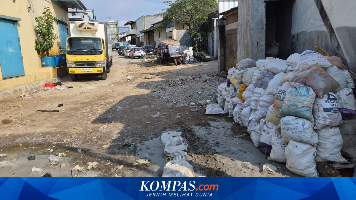 Proyek Peninggian Jalan Tak Merata di Muara Angke, Pengusaha Ikan Rugi ...