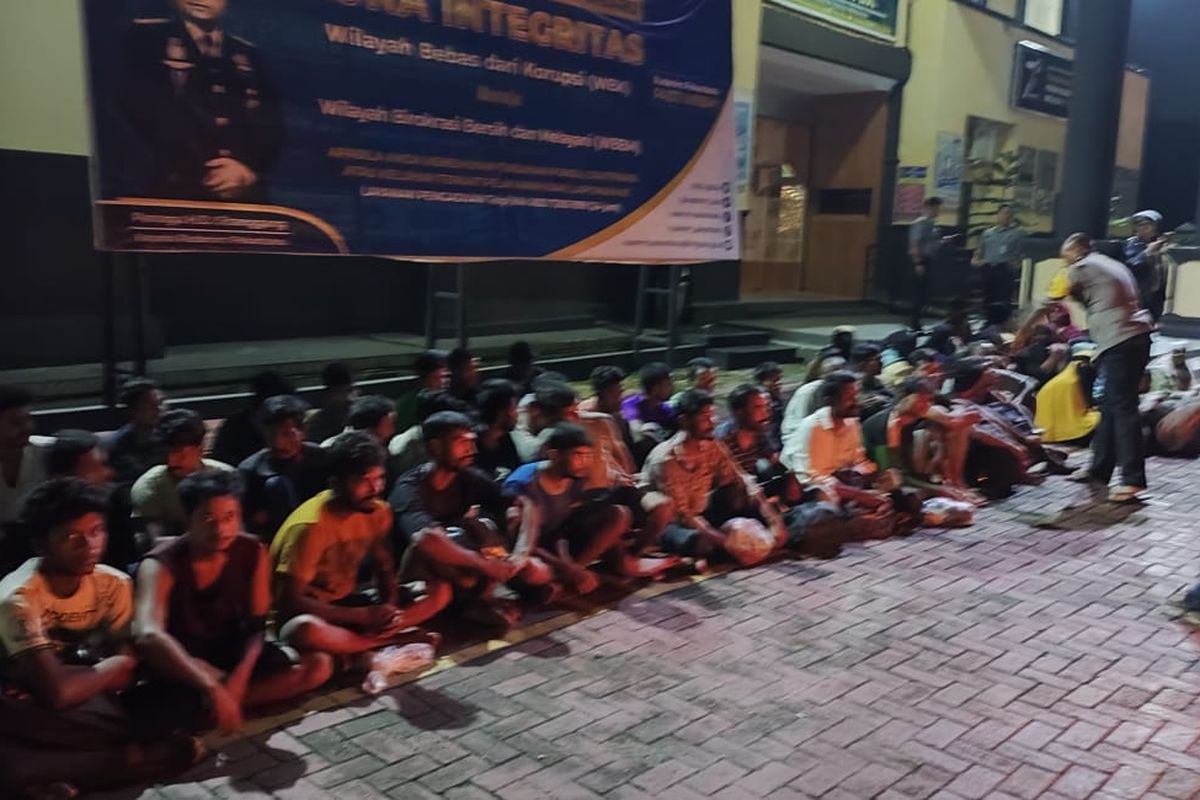Polisi Gerebek Tempat Penampungan Ilegal Rohingya di Pekanbaru