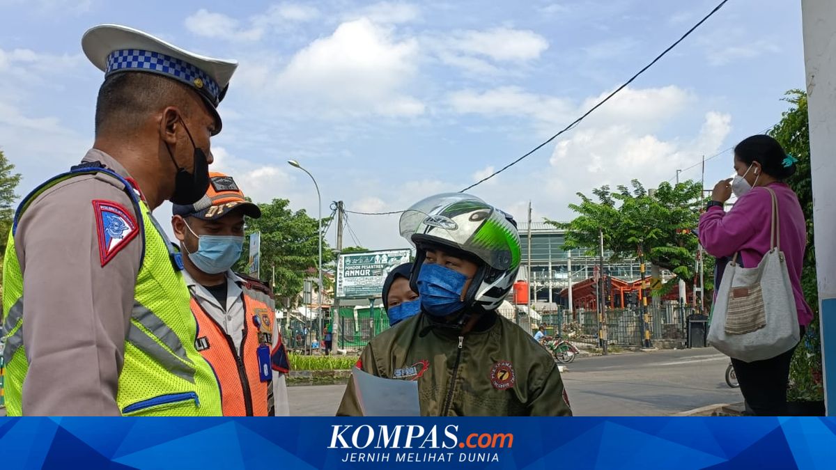Hari Kedua Operasi Zebra di Bekasi, Pengendara Motor Tak Pakai Helm ...