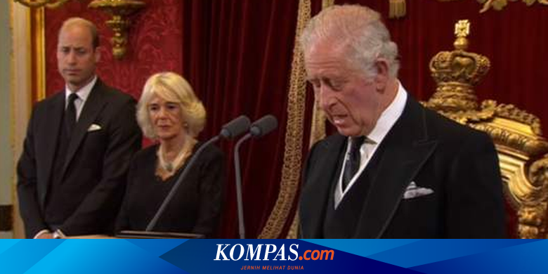Demonstran Pegang Poster "Hapuskan Monarki" Saat Deklarasi Raja Charles ...