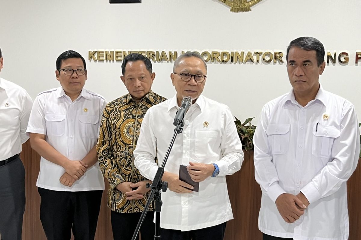 Revisi Target, Zulhas: Bulog Harus Serap Beras di Atas 2 Juta Ton ...