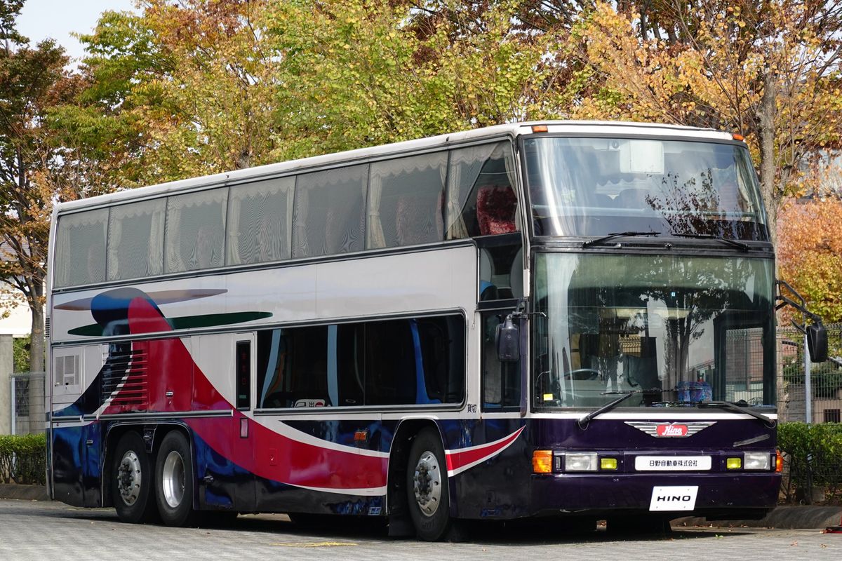 Hino Masih Belum Minat Jual Sasis Bus Tronton