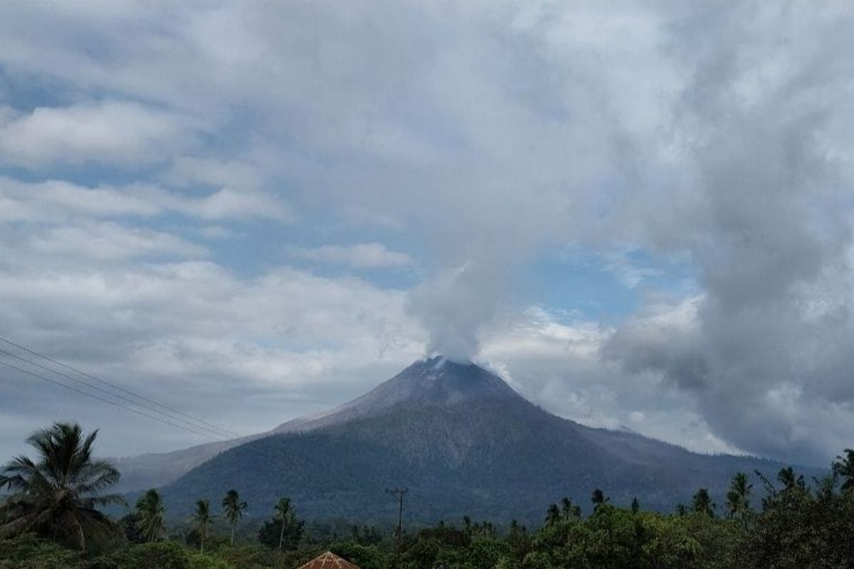 Detik-detik Gunung Lewotobi Meletus Dahsyat, Posmat Beri 3 Kali Peringatan