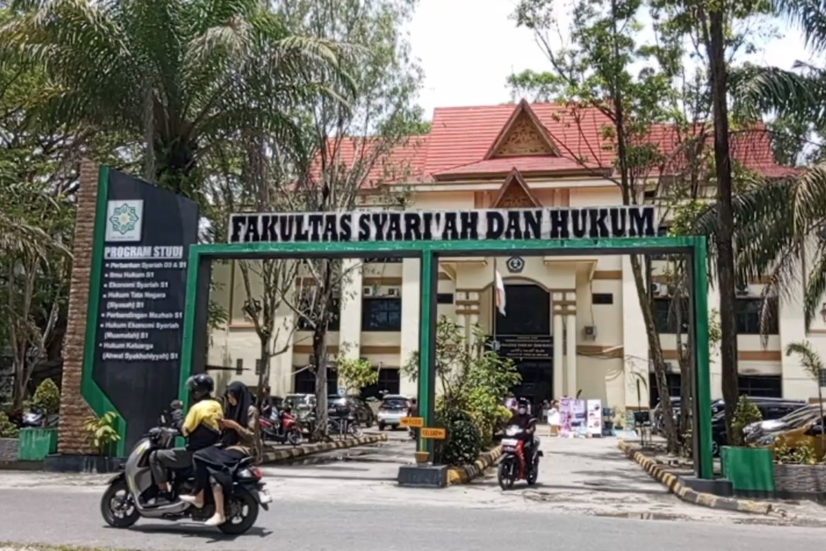 Selamat dari Maut, Mahasiswi UIN Suska Riau Tangkis Bacokan Kapak Pakai ...