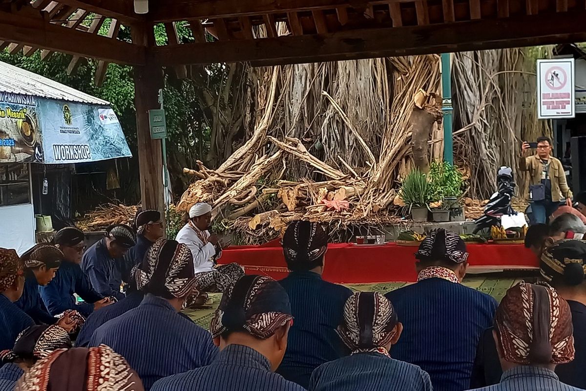 Keraton Yogyakarta Gelar Sugengan Sebelum Pangkas Beringin 6 Abad di ...