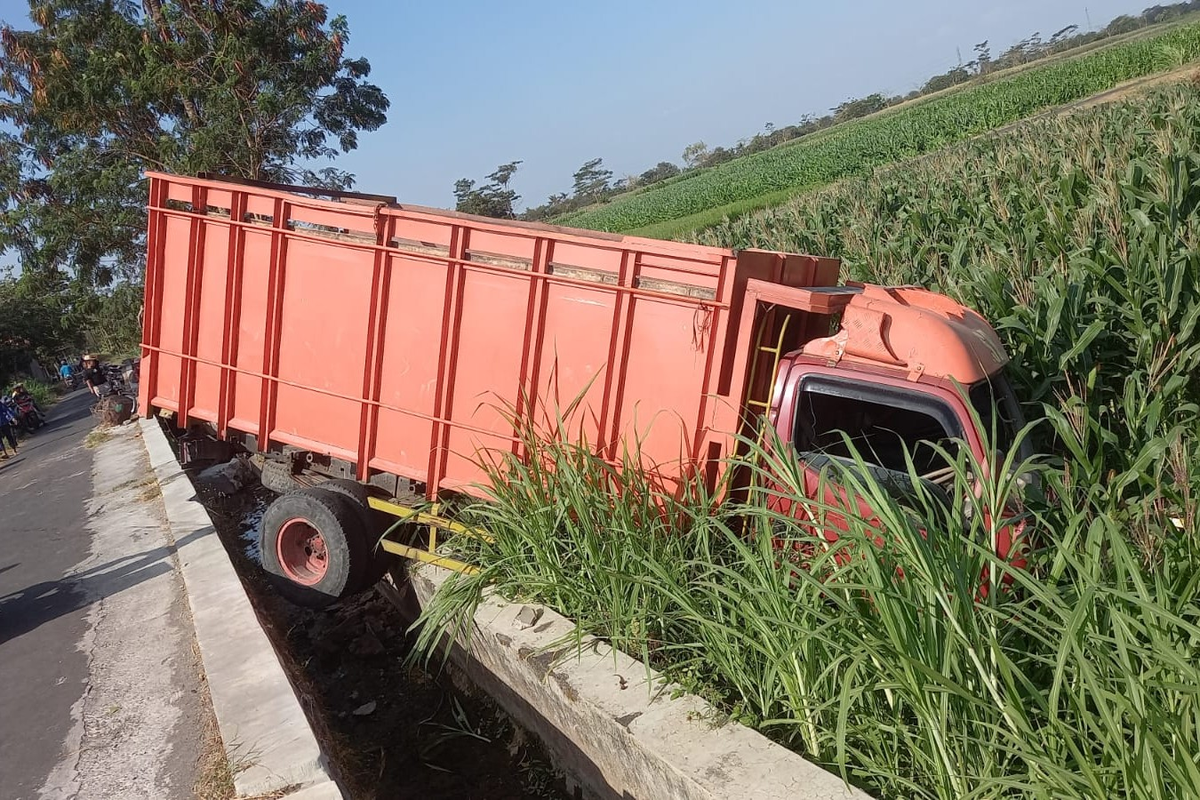Ikuti Arah "Google Maps", Truk dari Purwodadi Hendak Ambil Pasir di ...